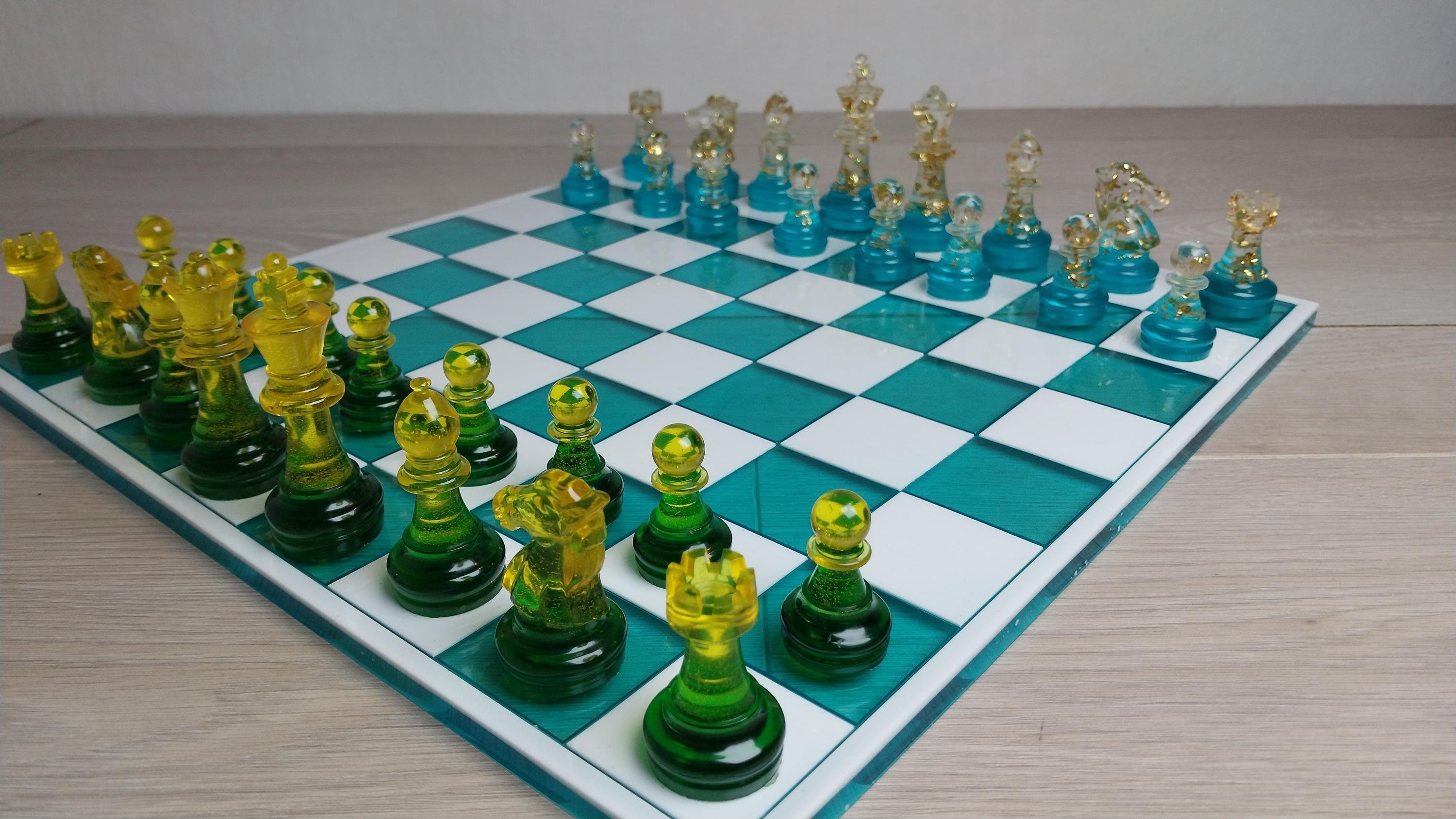 Epoxy Resin Chess Set | Custom Chess Pieces in Different Colors | Green ...