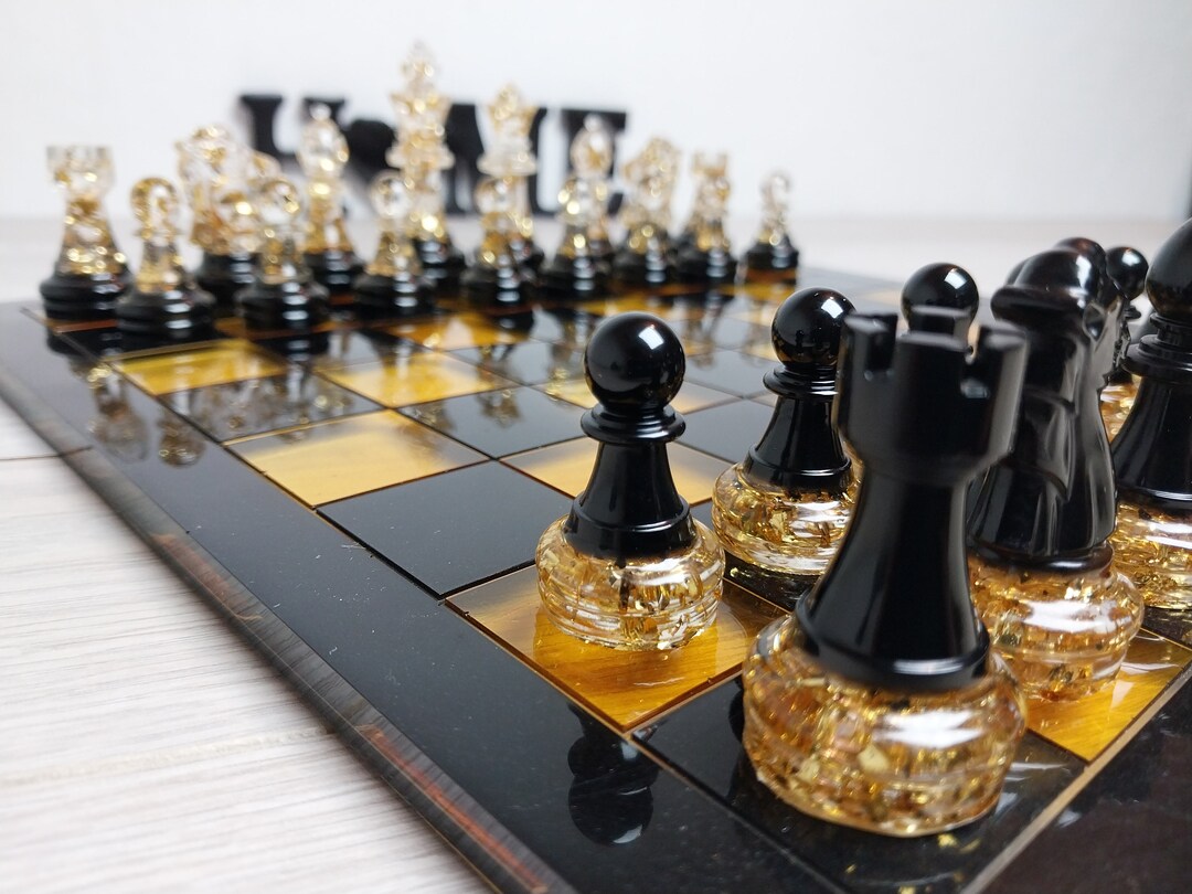 Customized Colors Resin Figures of Chess | Unique Custom Chess Sets ...