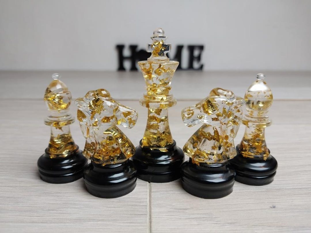Handmade Epoxy Resin Chess Set | Custom Colors, 7cm King - Etsy