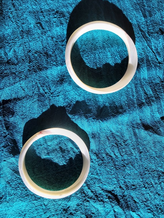 Pretty real mother-of-pearl bracelets - Andaman & Nic… - Gem