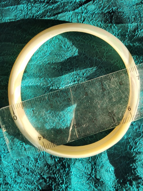 Pretty real mother-of-pearl bracelets - Andaman & Nic… - Gem