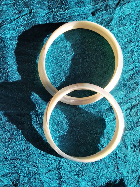 Pretty real mother-of-pearl bracelets - Andaman & Nic… - Gem