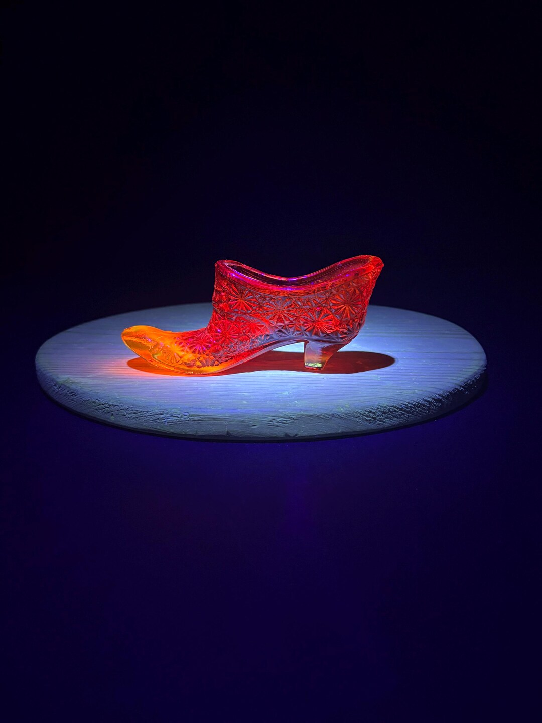 Vintage L.E. Smith Ruby Red Glass Slipper: Daisy Button Pattern ...