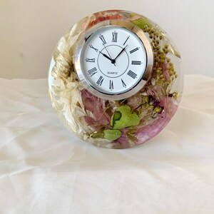 THE BOUQUET CLOCK - Small Art Clock- Preserved Flower Desk Clock ...