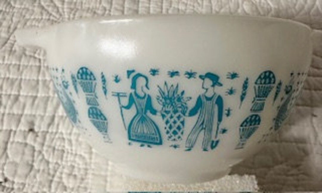 Vintage Pyrex Butterprint Reverse Lady on the Left, 441 Cinderella ...