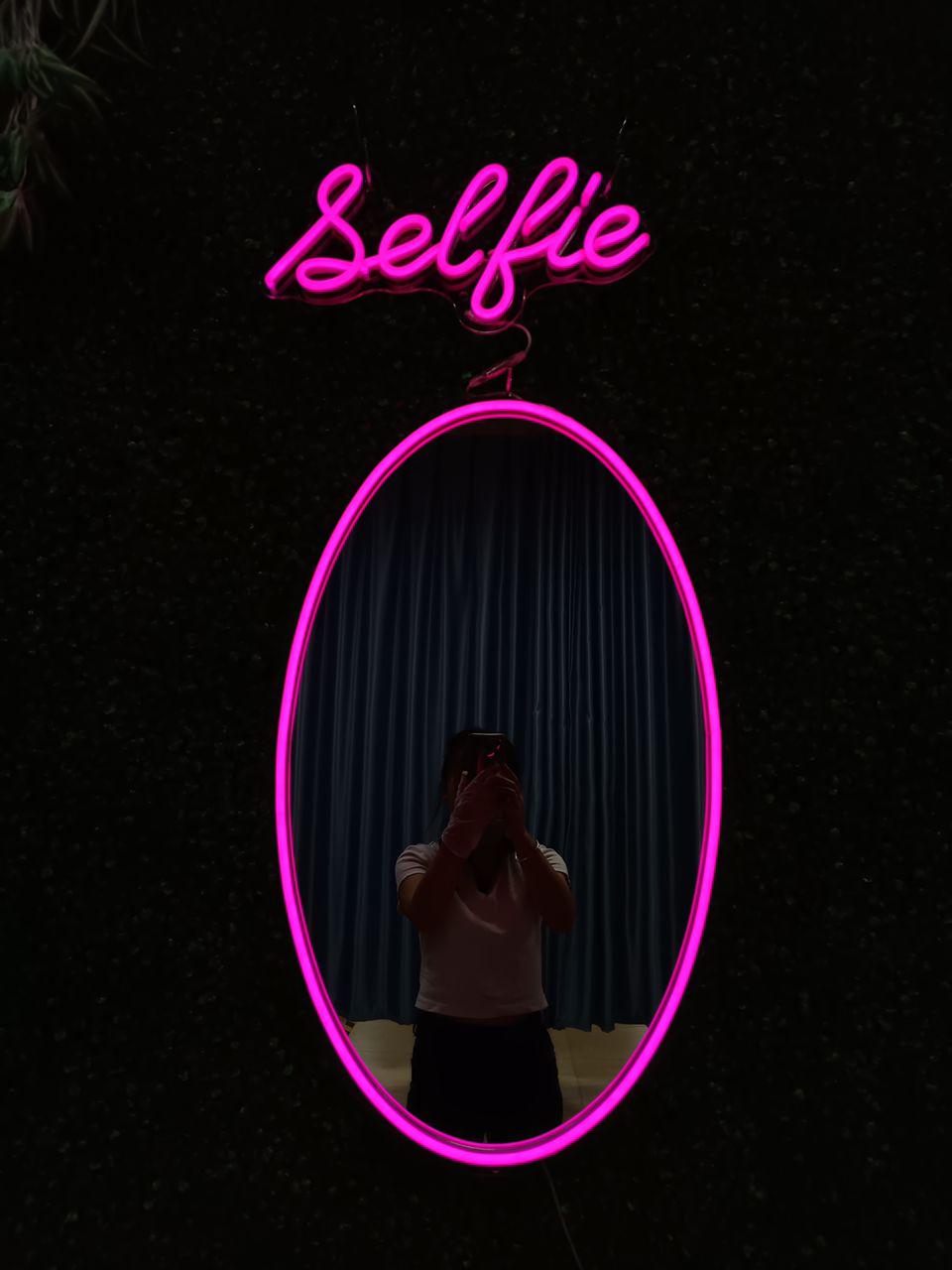 Neon Mirror as a Beauty Salon Decor, Selfie Neon Sign as a Gift for ...