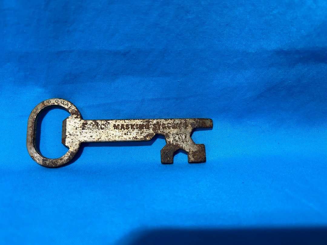 Vintage 3M Scotch Masking Systems Key-to-quality Multi-tool and Bottle ...