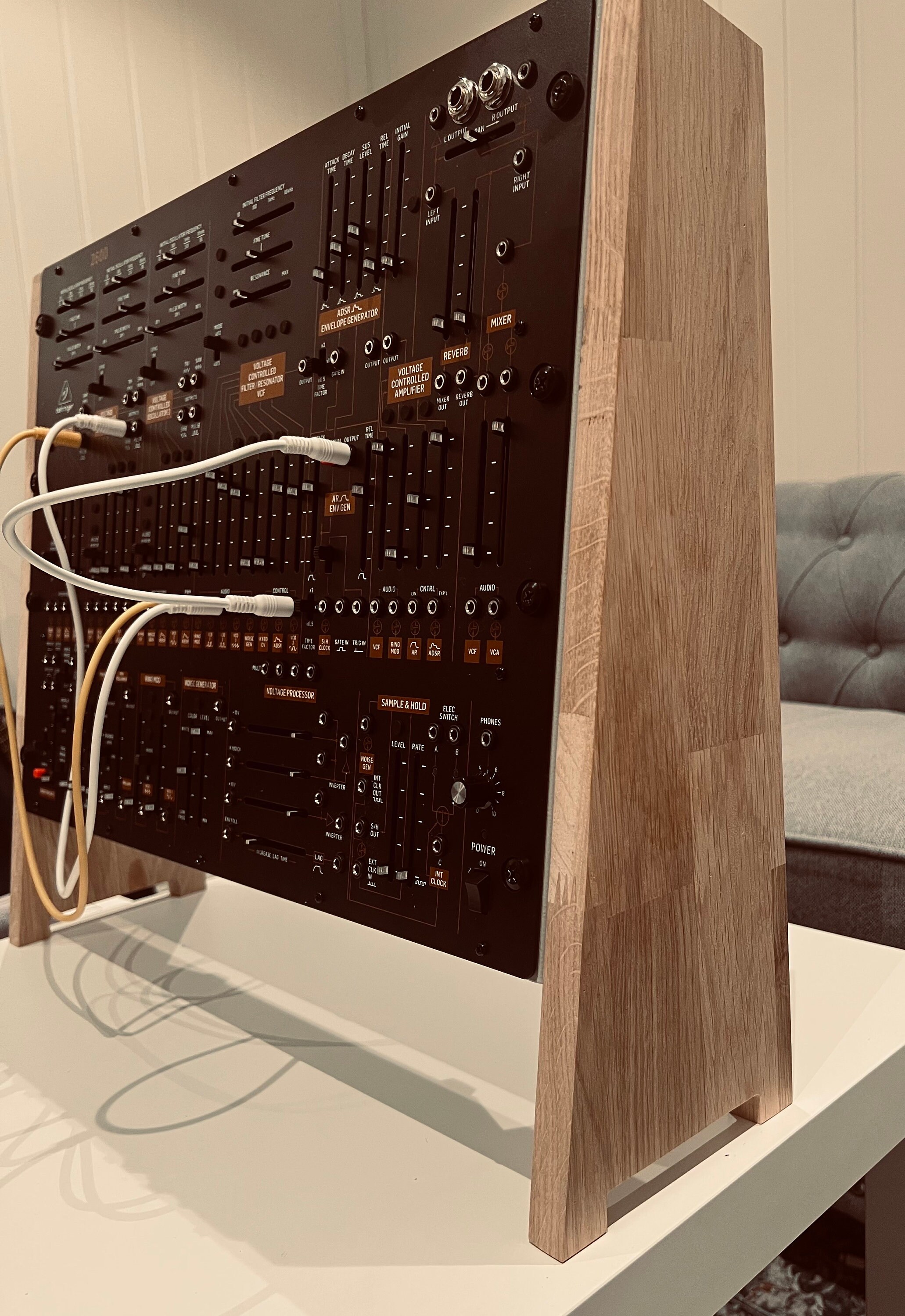 Behringer 2600 Stand in Oak - Etsy