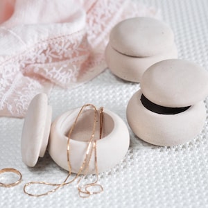 Round Scandinavian Concrete Jewelry Box With Lid | Modern Jewelry ...