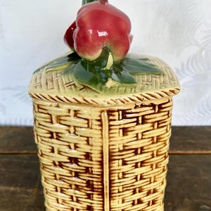 Vintage Mccoy Basket Weave Cookie Jar Topped With Apple Slices, Retro ...