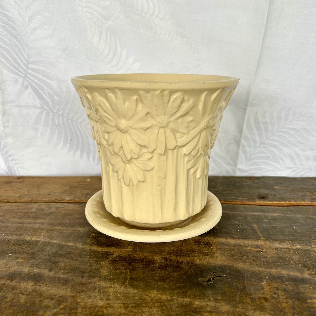 Vintage Mccoy Pottery Daisy Planter With Attached Saucer in Creamy ...