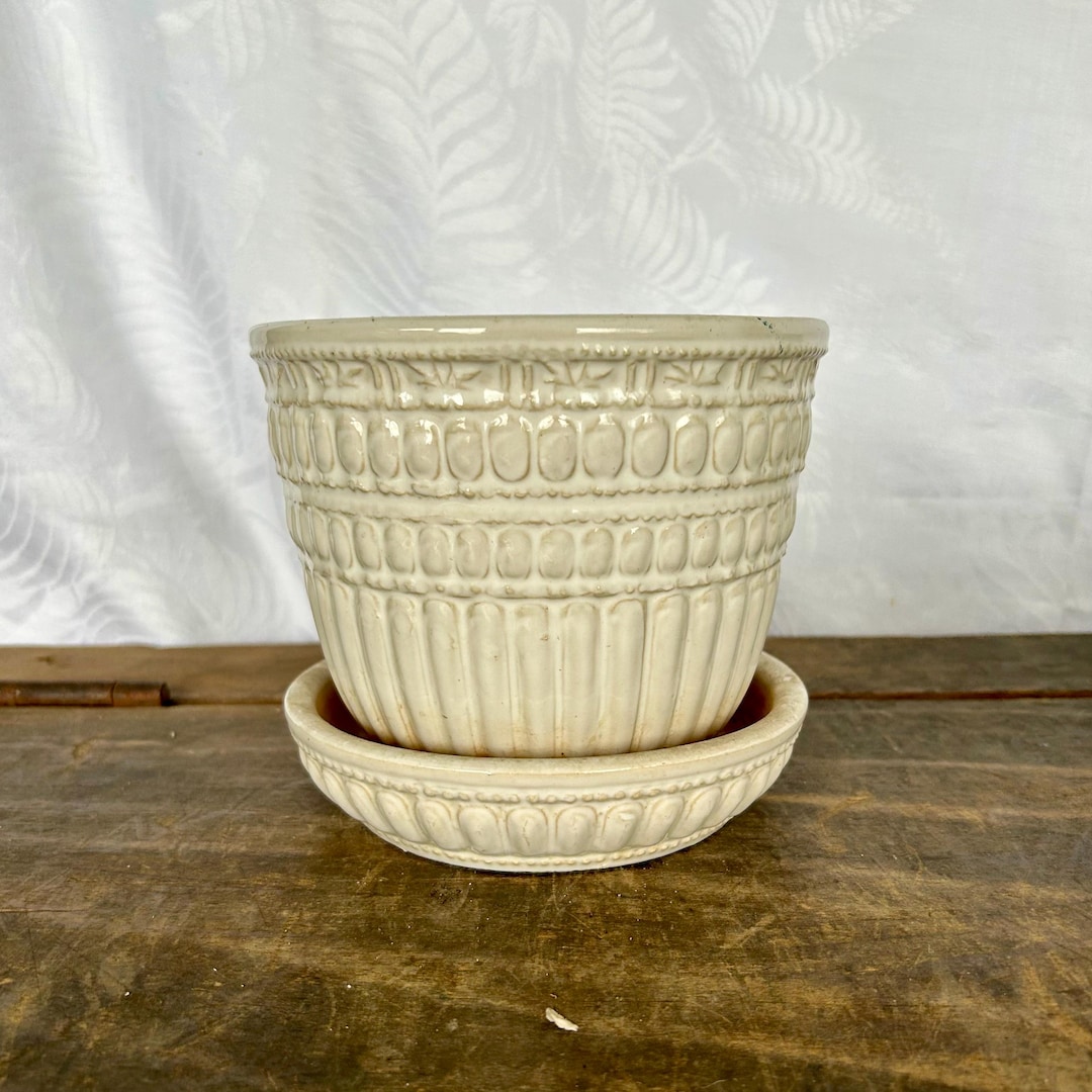 Vintage Mccoy Large Beaded Planter Planter With Attached Saucer in ...