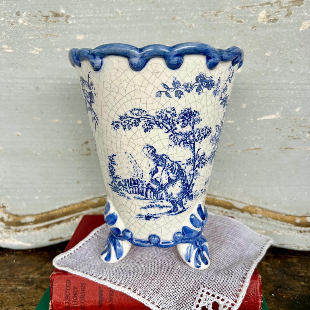 Vintage Blue and White Toile Footed Vase With Crackle Glaze - Etsy