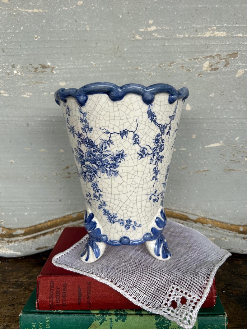 Vintage Blue and White Toile Footed Vase With Crackle Glaze - Etsy