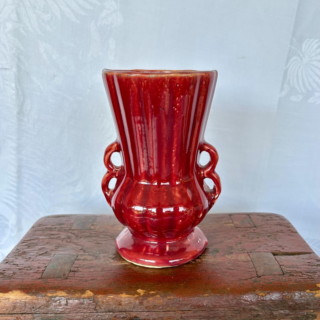 Vintage Mccoy Pottery Double Handled Muli Ribbed Cabinet Vase in Maroon ...
