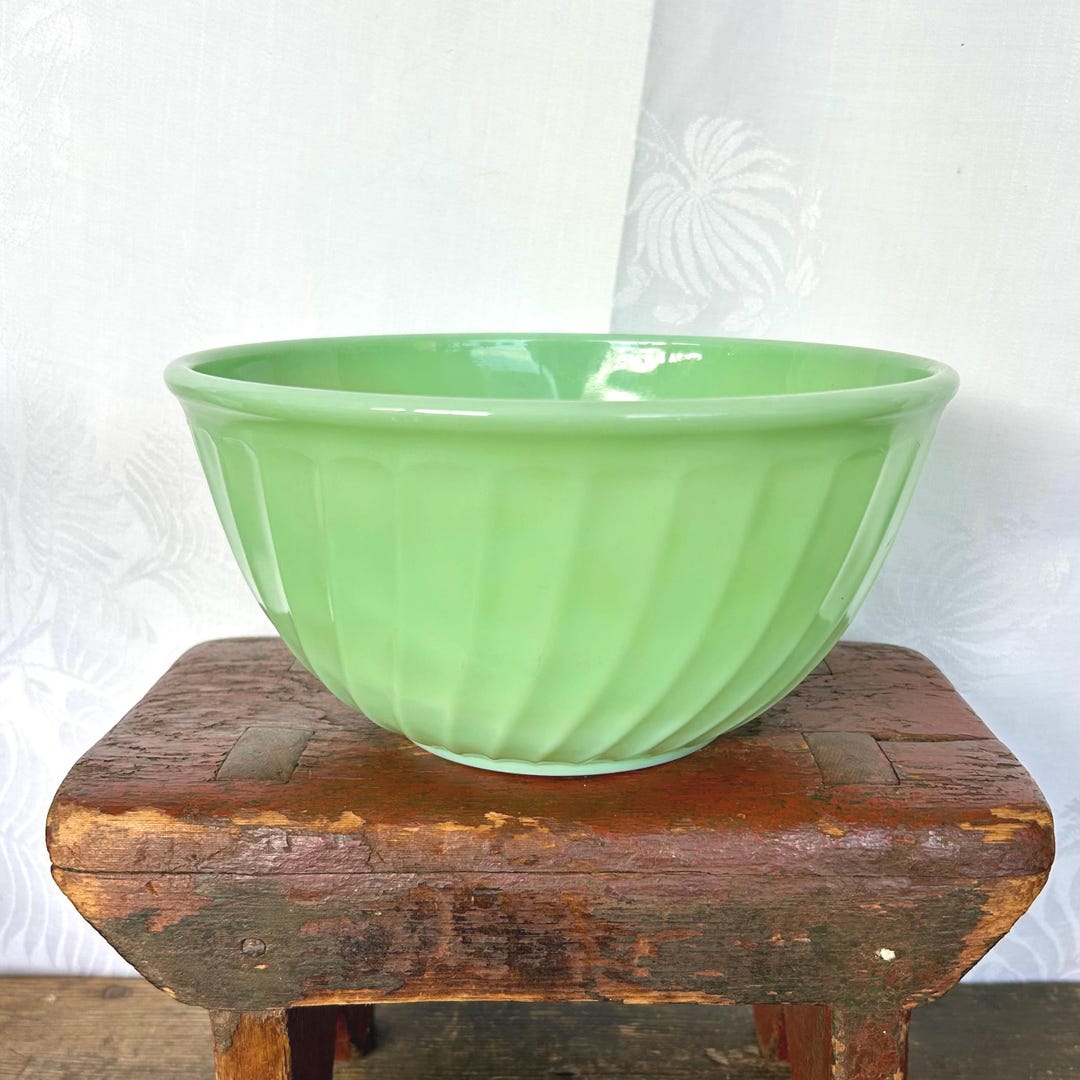 Vintage Jadeite Fire King 9 Inch Swirl Mixing Bowl - Etsy