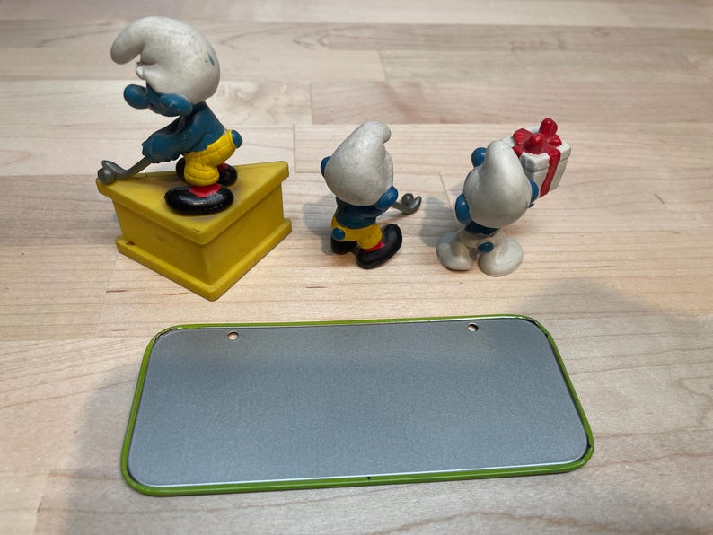 Vintage Smurf’s Sign and Figures. - Etsy