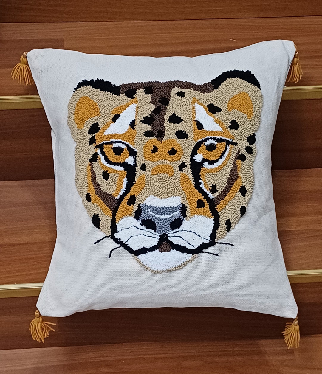 Cheetah Punch Pillow/hand Tasseled Fist Needle Pillow Cover / Handmade ...