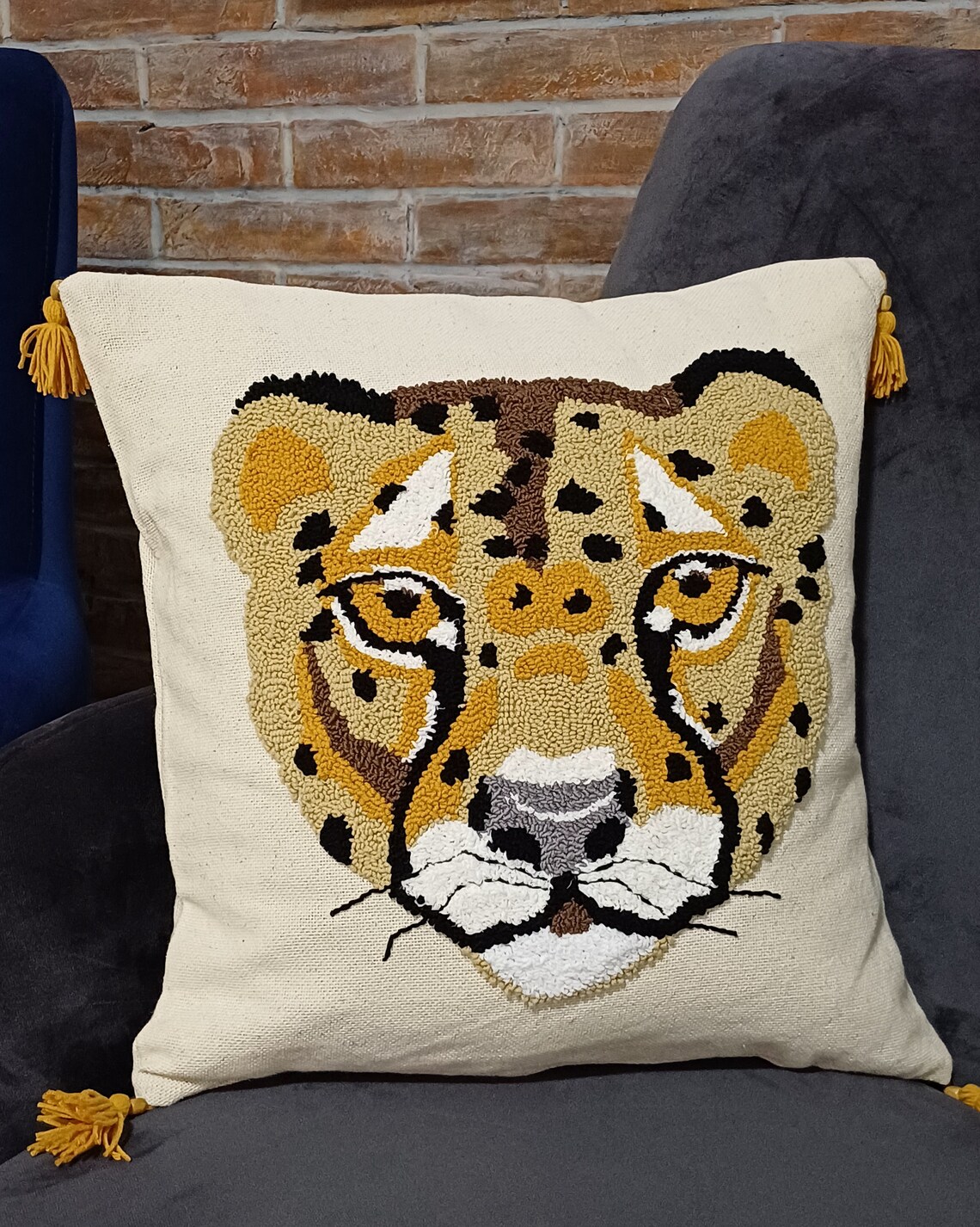 Cheetah Punch Pillow/hand Tasseled Fist Needle Pillow Cover / Handmade ...