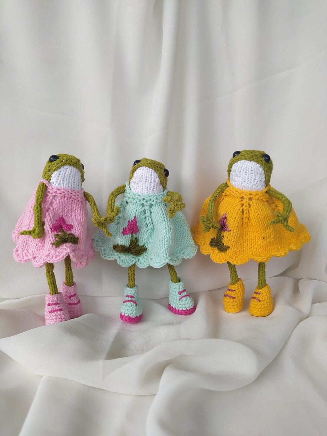 Cute Crochet Frog, Froggie's Dress, Green Frog Knitted, Amigurumi Frog ...