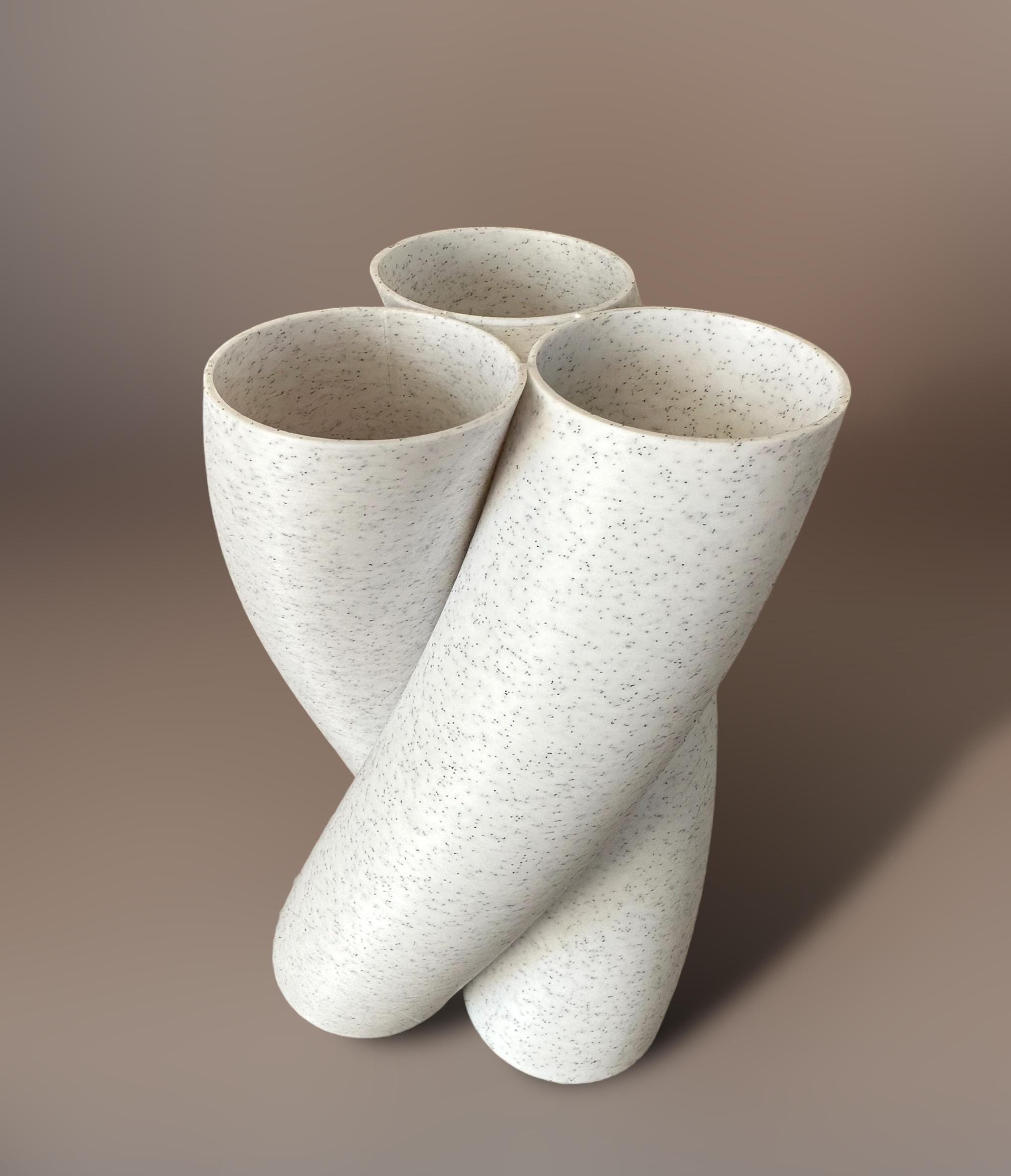 Stylish Twisted Tubular 3D Printed Vases for Floral Designs, in Single ...