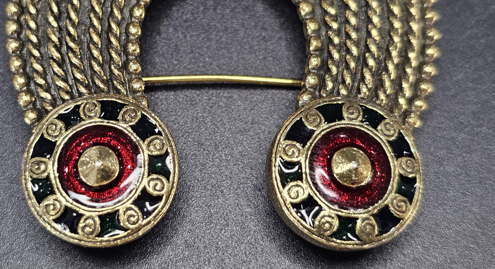 Vintage Soloor Rare Goldtone Black Red Enamael Unique Style Pin ...