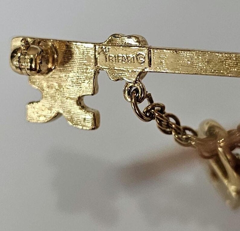Vintage Crown Trifari Brooch Heart Skeleton Key Lock Jewelry! Marked ...