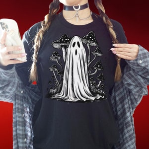 Ghost T-shirt, Gothic Horror Shirt, Creepy Weirdcore & Whimsigoth ...