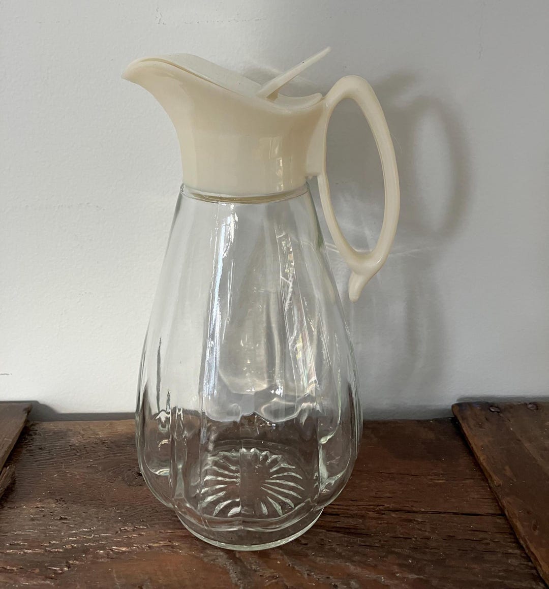 Vintage Glass Syrup Dispenser. Log Cabin Syrup Jug, Vintage 70's ...