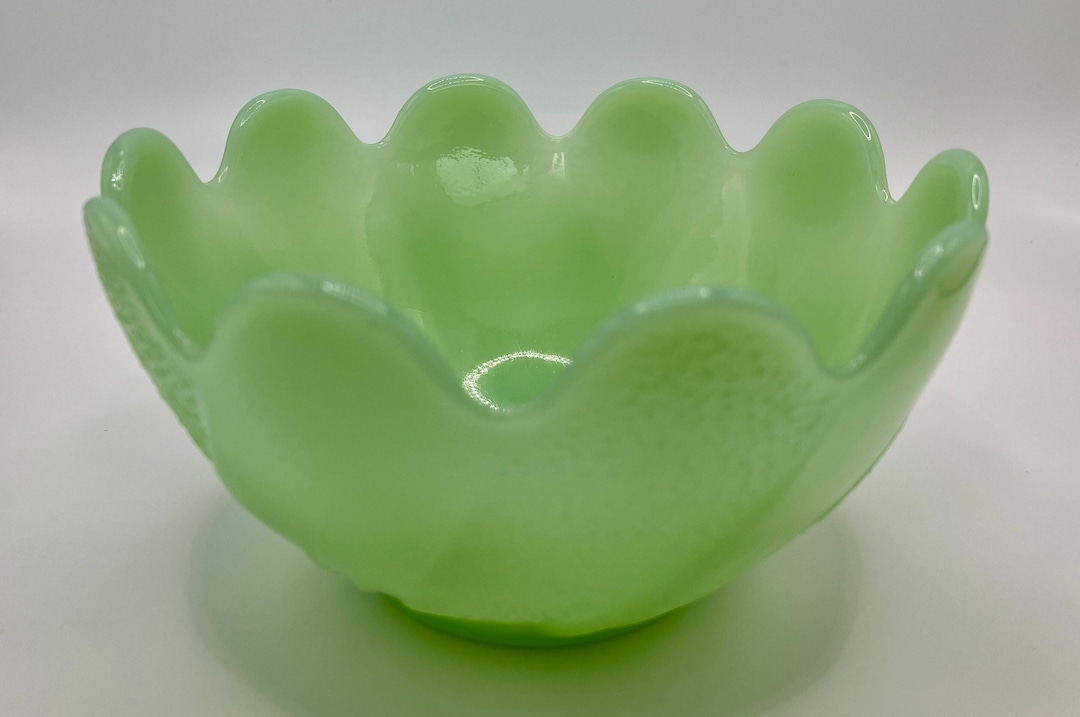 Vintage Jadeite Glass Bowl, Made in the 1940s 50's. Green, Lotus Floral ...