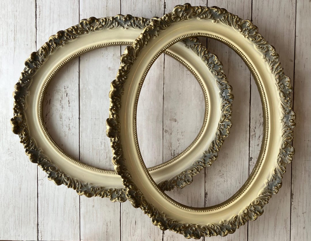 Large Ornate Rococo Oval Frame. Cream and Gold Large Wood Empty Vintage ...