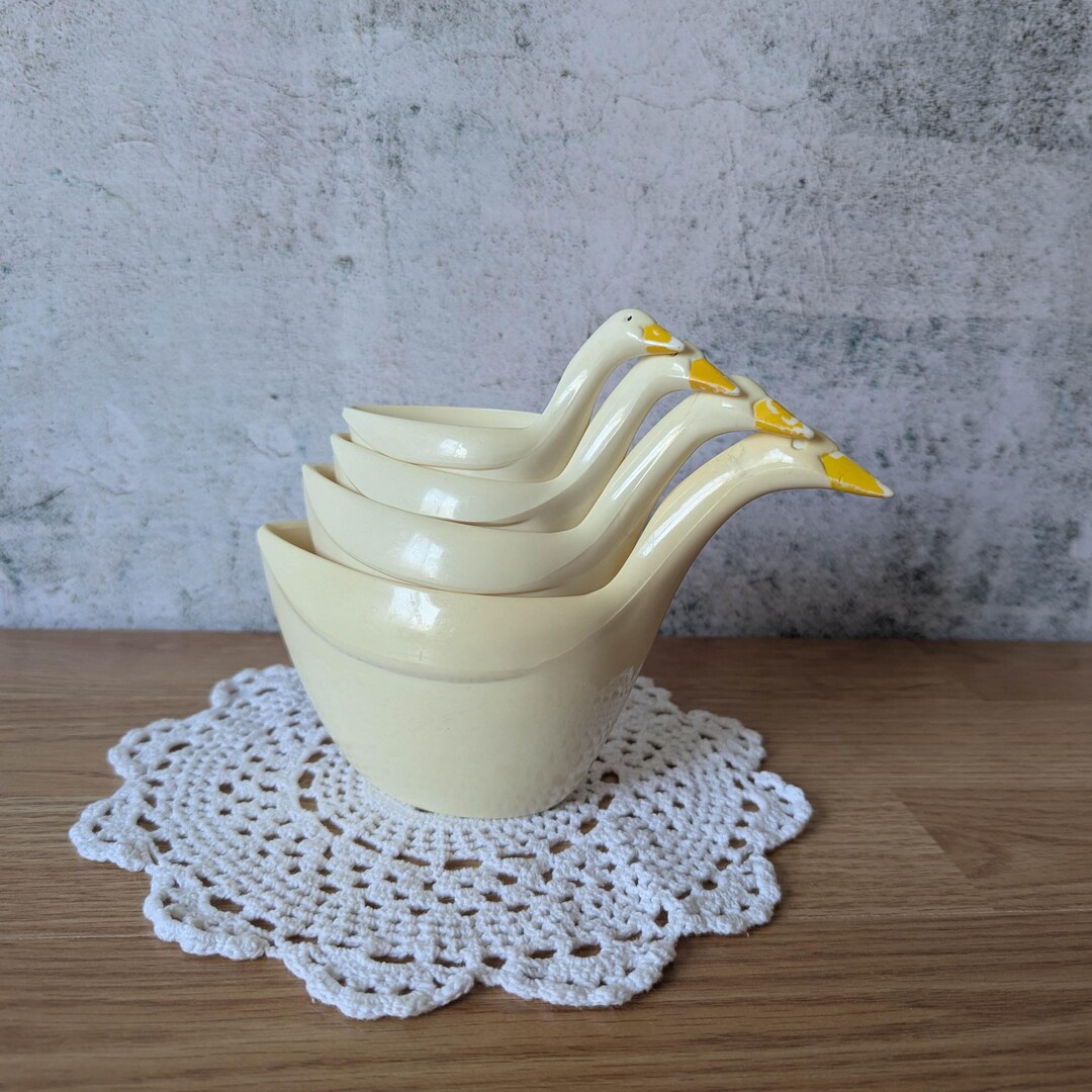 Vintage Melamine Stacking Geese Measuring Cups, Set of Four - Etsy