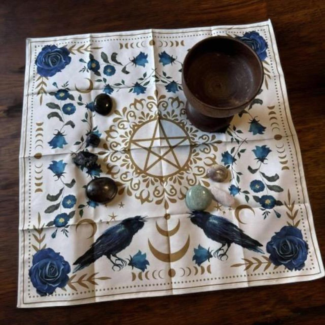 Pentagram and Crows Altar Cloth Tarot Spread Cloth Witches Altar Decor ...