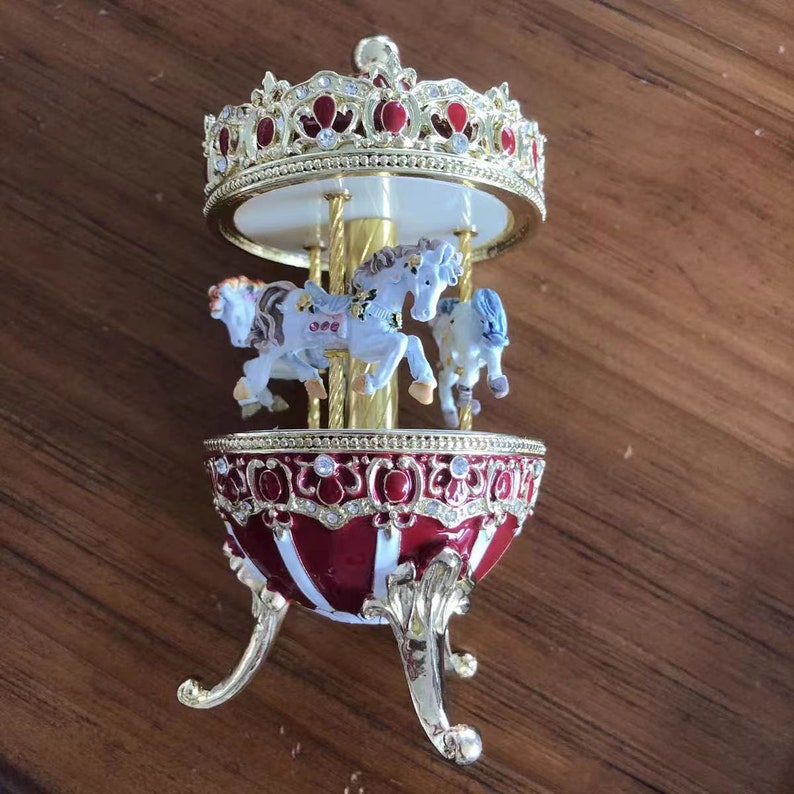 Exquisite Capsule Style Carousel Music Box, Animal Music Box, Retro Art ...