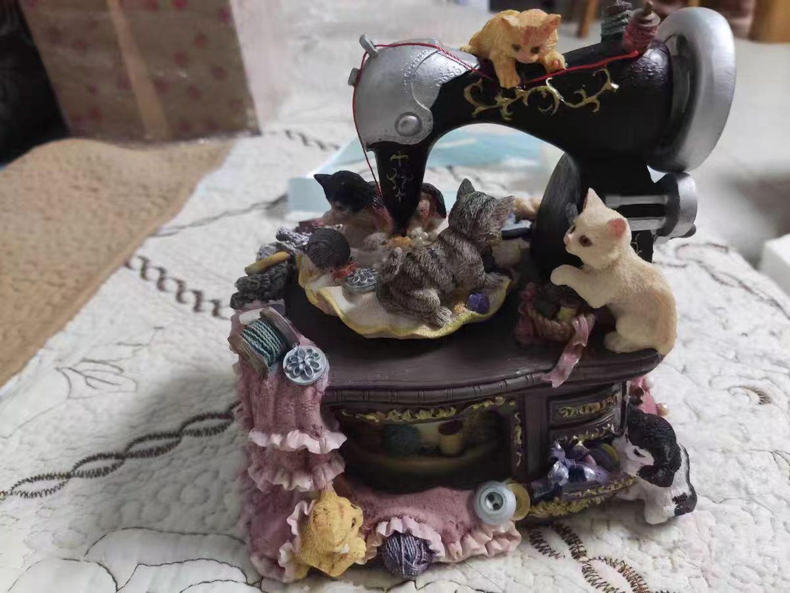 Cat Sewing Machine Music Box, [various Kitten Music Boxes], Creative ...
