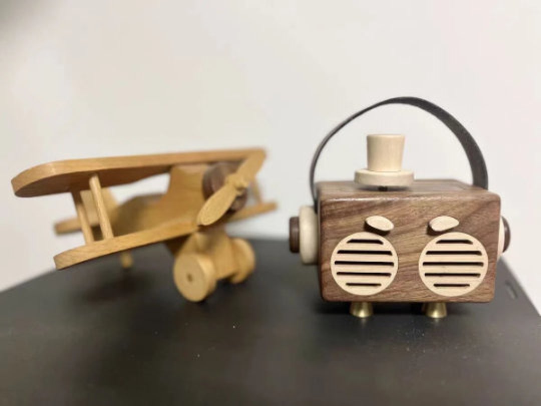 Interesting Wooden Music Box [radio Music Box] Creative Wooden Radio ...