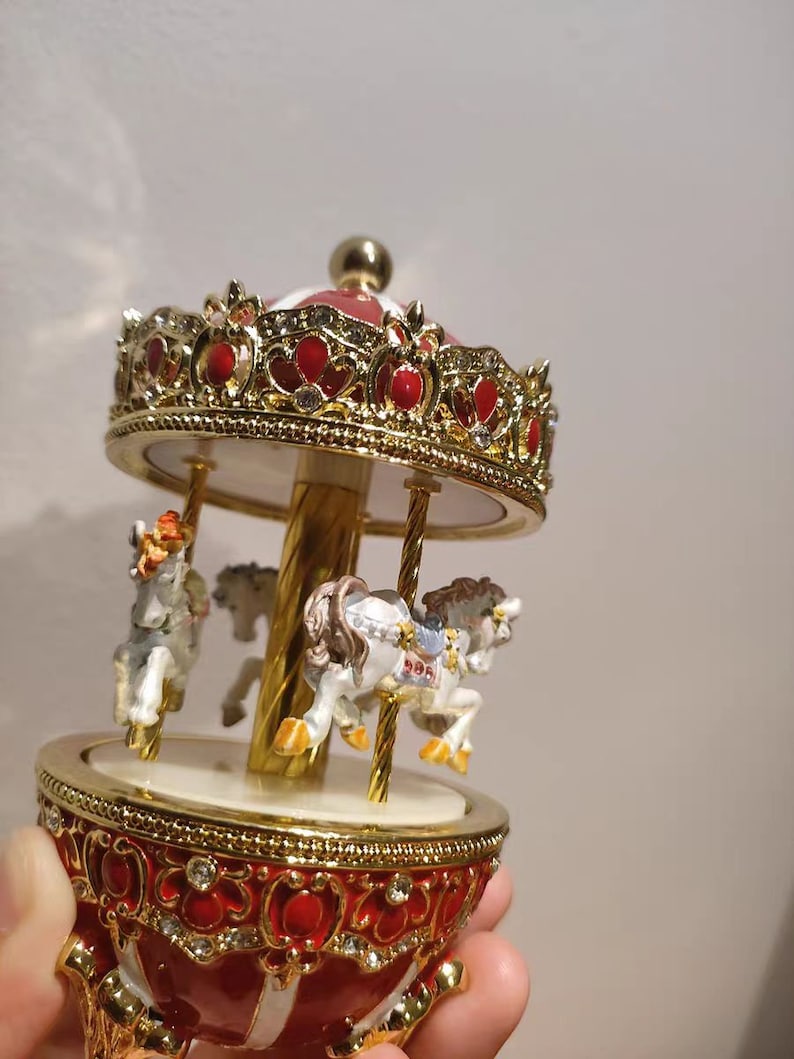Exquisite Capsule Style Carousel Music Box, Animal Music Box, Retro Art ...