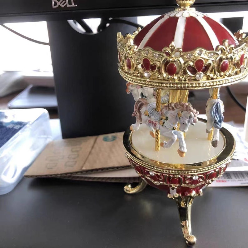 Exquisite Capsule Style Carousel Music Box, Animal Music Box, Retro Art ...