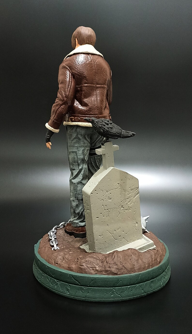Leon Kennedy Resident Evil Statue Figure - Etsy