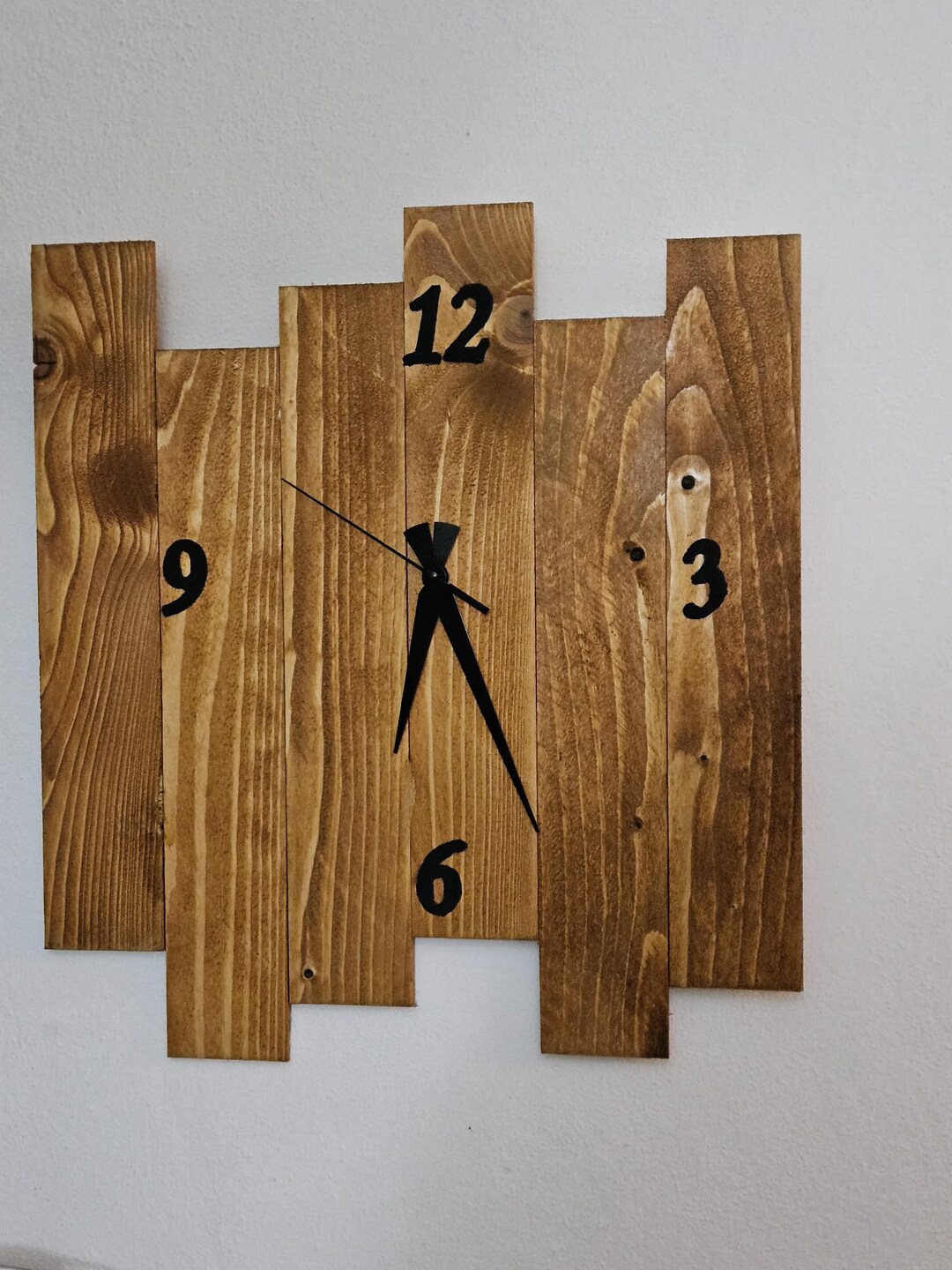 Farmhouse Style Classic Wooden Wall Clock, Rustic Reclaimed Wood Clock ...