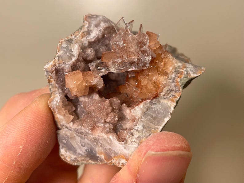 Celestine, Calcite, Hematite, Chalcedony. Wayne County, Utah. 5.5x3.5cm - Etsy