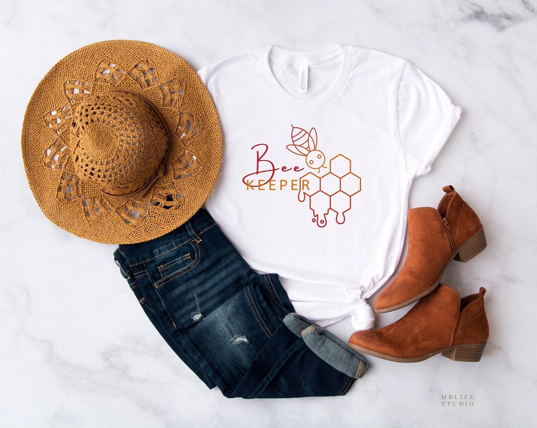 Cute Beekeeper Tee With Retro Colors | Beekeeping, Honeybee, Honeycomb ...