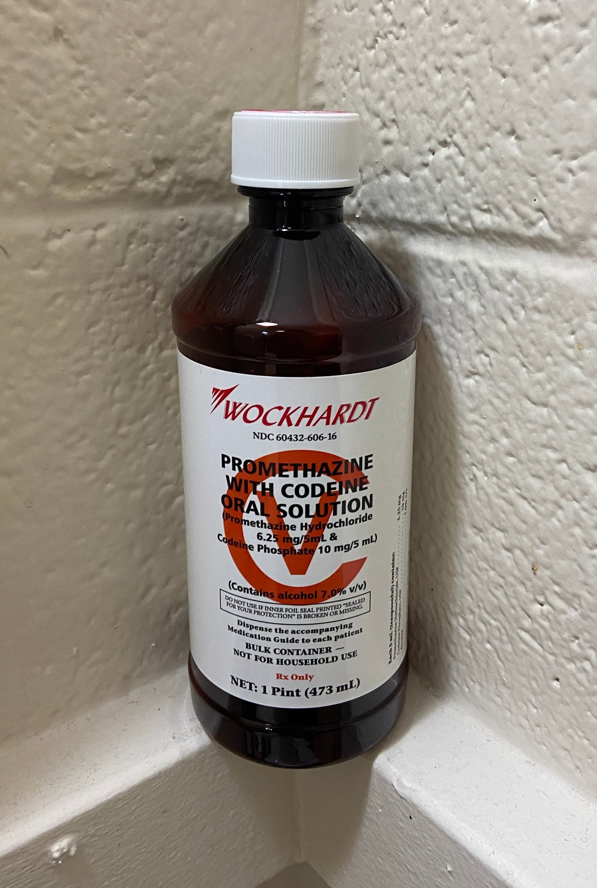 Wockhardt QR CODE empty High Quality Prop Pint Bricks Lean Bottle Cough ...