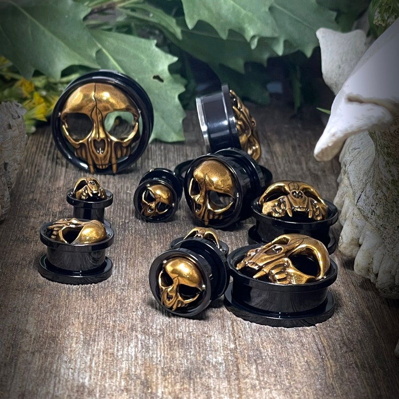 Black Stainless Steel Ear Tunnels Gold Vampire Skull With Fangs Ear ...
