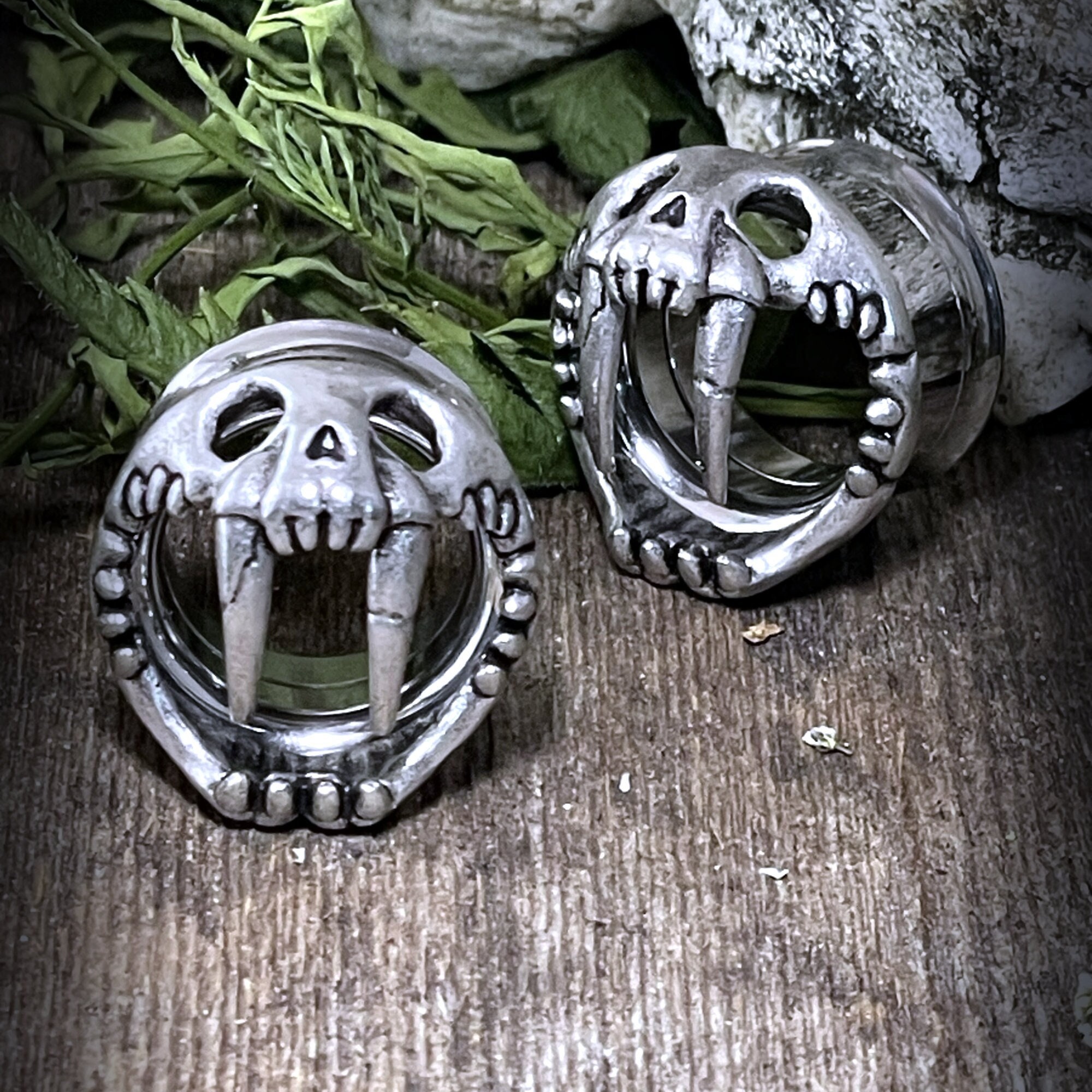 Bigtooth Stainless Steel Ear Tunnels Double Flare Skull With Fangs Ear ...