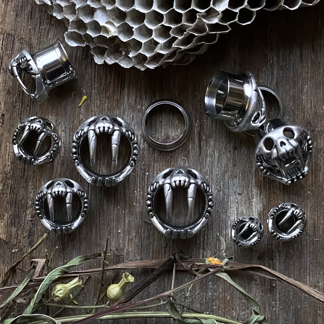 Bigtooth Stainless Steel Ear Tunnels - Double Flare Skull With Fangs ...