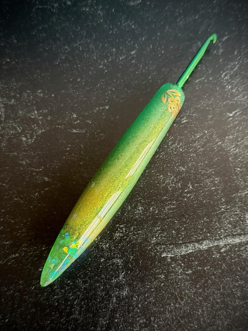 Ready-made Size 4 Mm Emerald Green and Gold Crochet Hook - Etsy