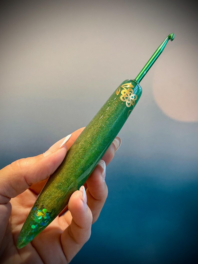 Ready-made Size 4 Mm Emerald Green and Gold Crochet Hook - Etsy
