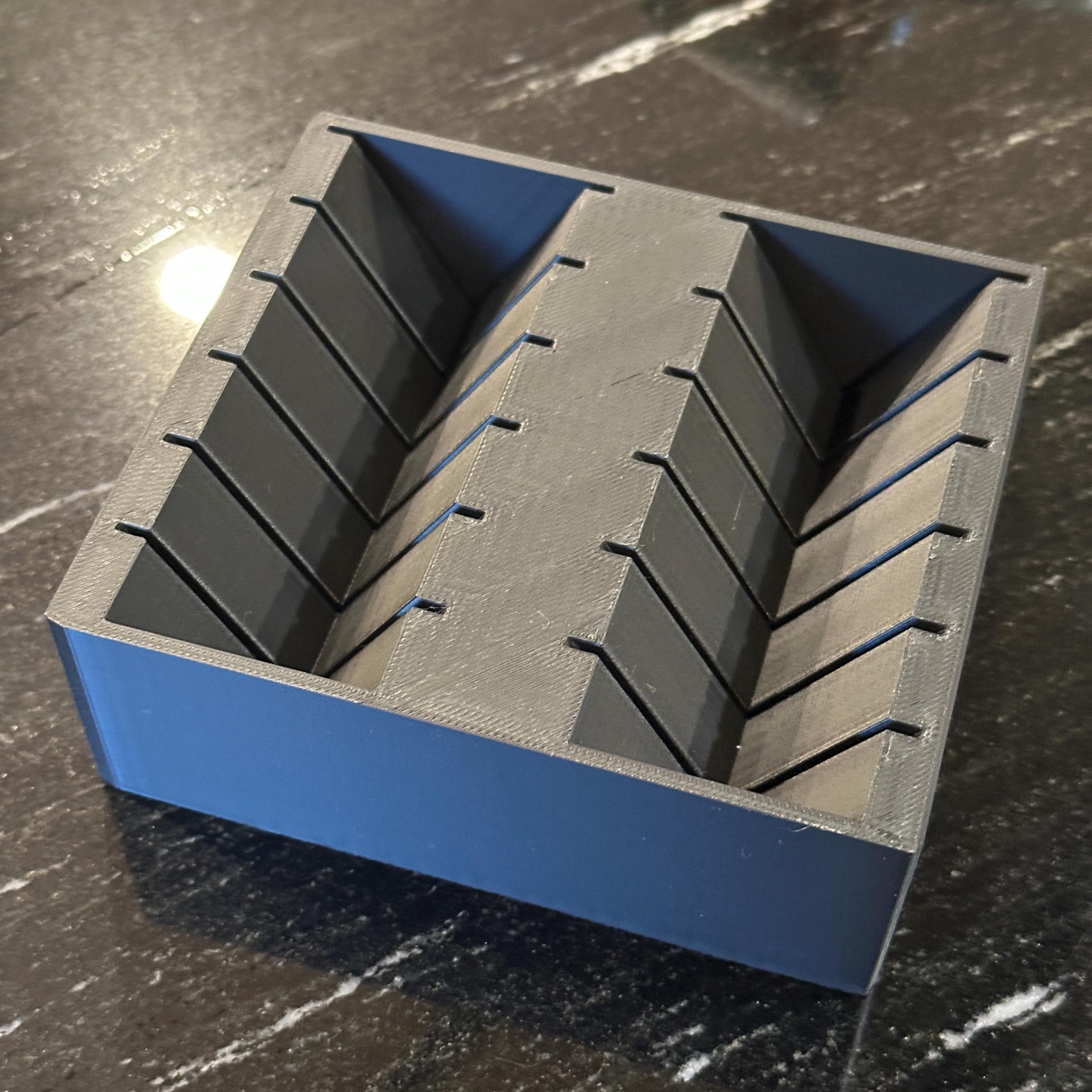 Holder for Eddie Carousel Tray Triangle Spacers - STL ONLY - Etsy