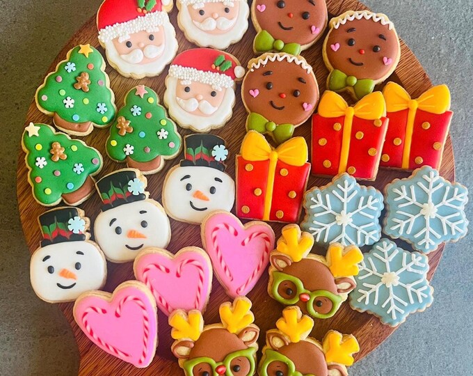 Christmas Mini Iced Biscuits 8pcs Set : Party Favours, Letterbox Sweet ...